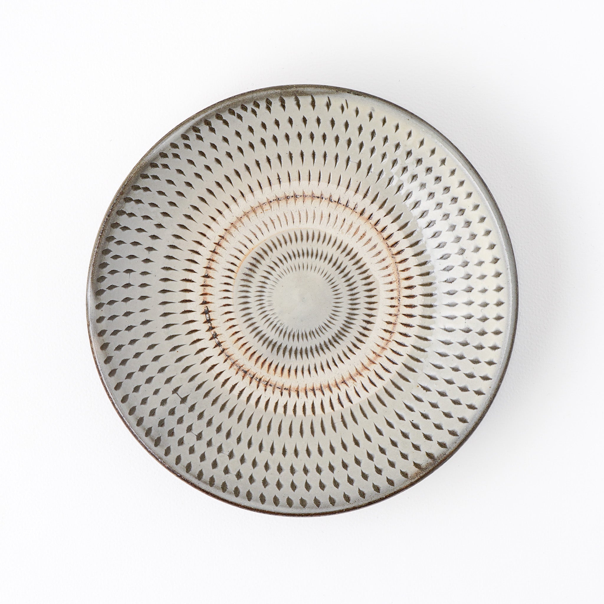 太田哲三窯 皿 5寸 トビカンナ B-2 – mono+iku 育む、暮らしの道具店